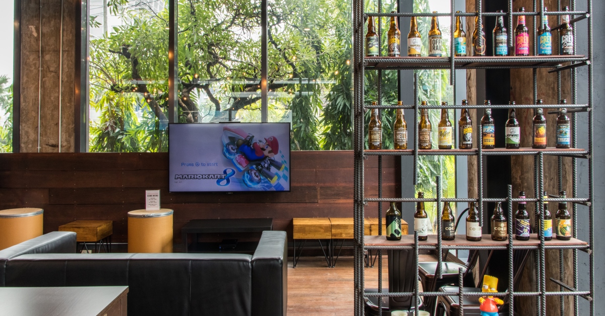 กินสเต็ก ดื่มคราฟต์เบียร์ เล่นบอร์ดเกมที่รังลับของลูกผู้ชาย Caveman ...